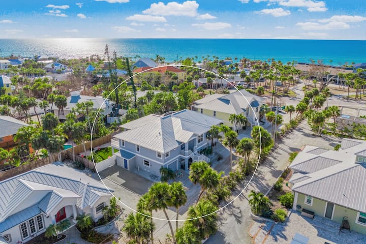Gulf Coast Getaway – Steps To Sand, Soak & Swim - Manasota Key, FL