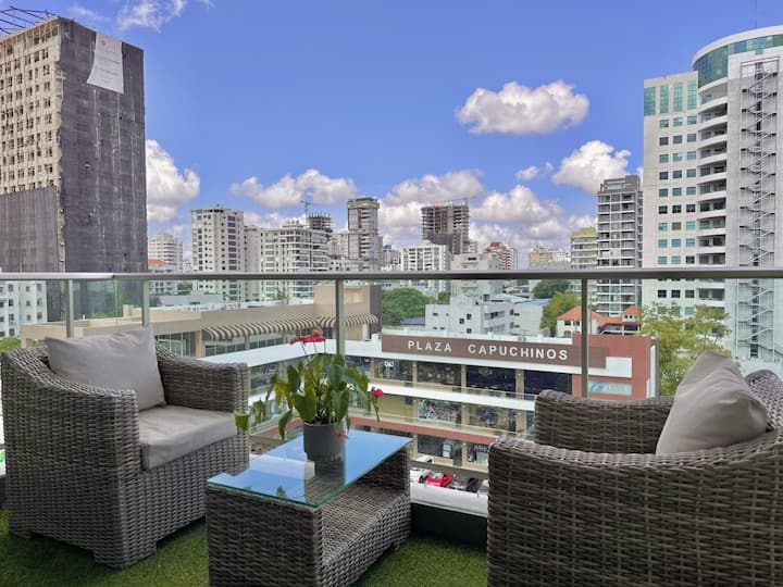Elegant City-center Luxury Condo, Rooftop Pool Gym - Santo Domingo