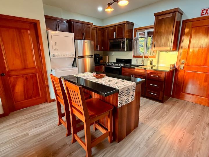 Carib House: New 3br/2ba Home Close To The Beach! - Belize