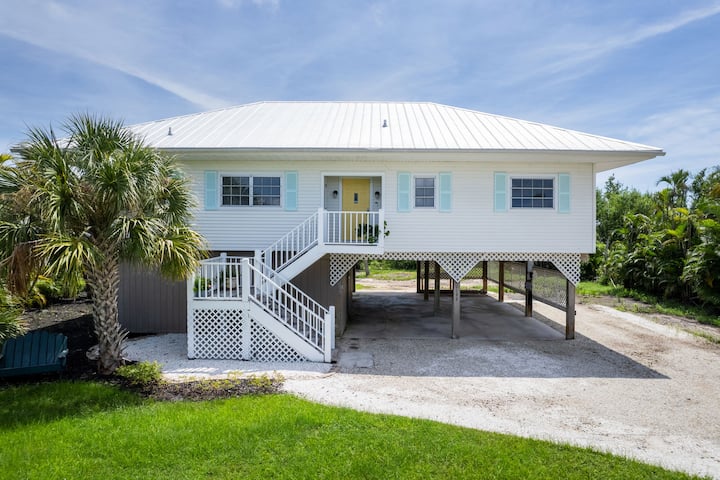 Charming Island Cottage In Dunes Golf Tennis Club - Sanibel, FL