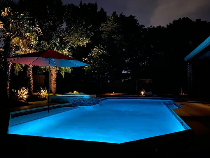 Luxury Southlake Home W/ Pool, Office & Fast Wifi - Southlake, TX