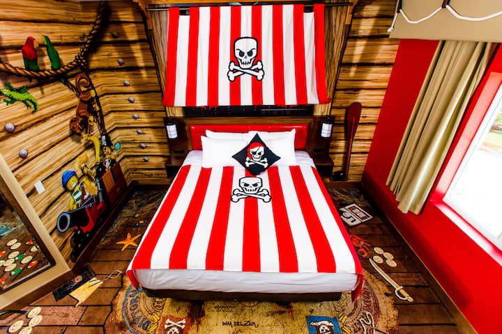Pirate Theme At Legoland Pirate Island, 2 Rooms - Winter Haven, FL
