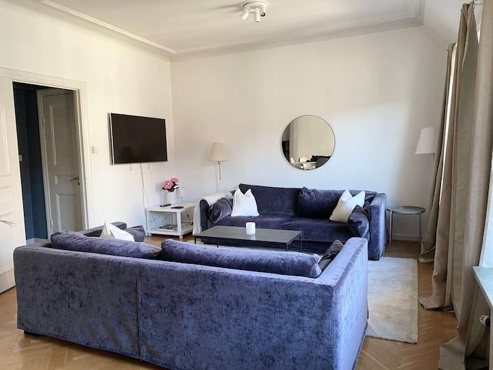 Beautiful City Apartment With Charming Balconies - Stockholm