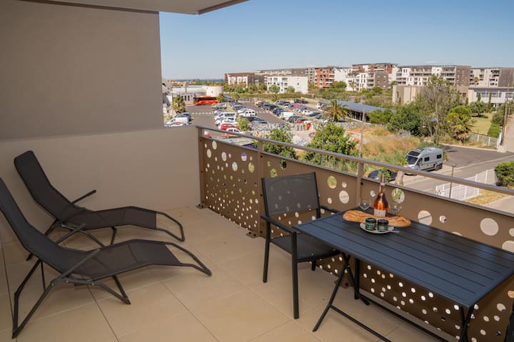 Confortable T2 Avec Terrasse, Parking & Vue éTang - 세트