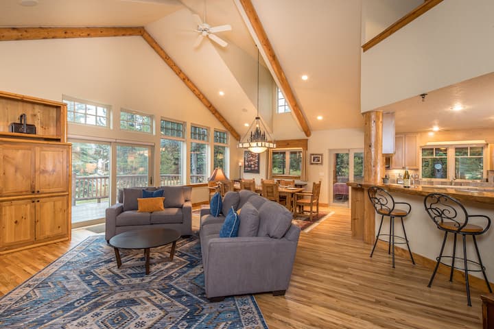 Cozy ᨒ Home|12 Min To Resort|hot Tub|heated Garage - 빅 스카이