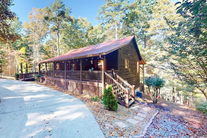 2 Br Dog Friendly Cabin With Fire Pit And Hot Tub - Ellijay, GA