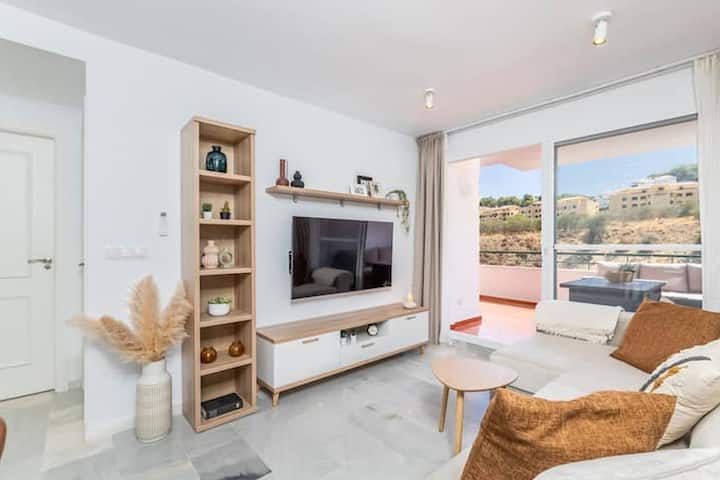Beautiful 2-bedroom Flat - Pool And Paddle Court - La Cala de Mijas