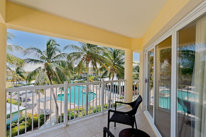 Prime Location! Onsite Swimming Pool, Pets Allowed - Cayman Islands