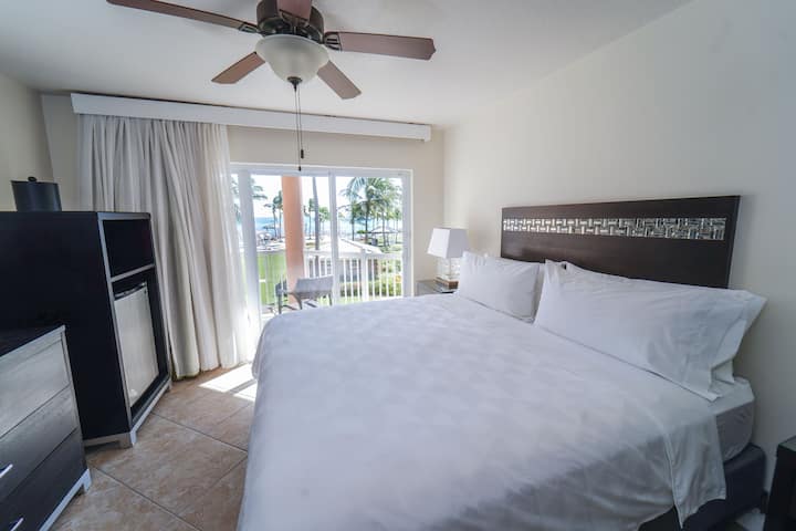 Vacation Is Calling! Outdoor Pool, Free Parking! - Cayman Islands