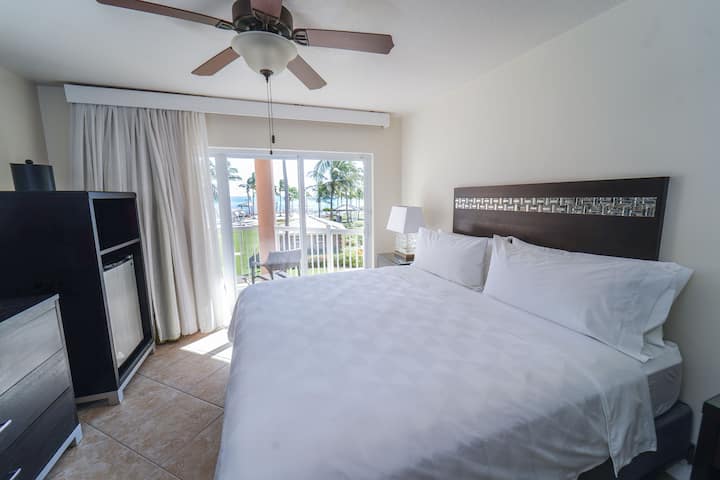 Vacation Is Calling! Outdoor Pool, Free Parking! - Cayman Islands