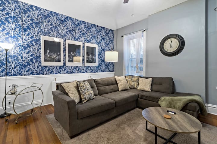 Bright 2br W/ Workspace & Fenced Yard Near Dt Stl - St. Louis, MO