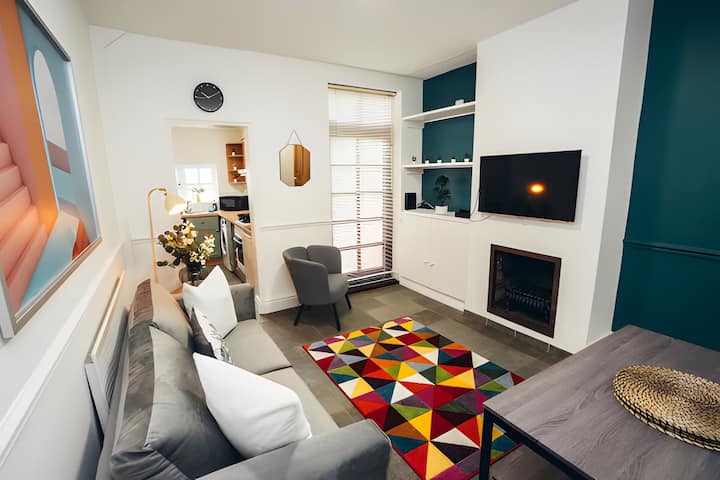 4br House In Central Derby With Parking & Wifi - Derby