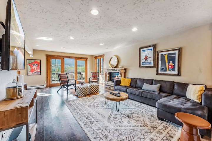 Breckenridge Escape With Hot Tub & Mountain Views - Frisco, CO