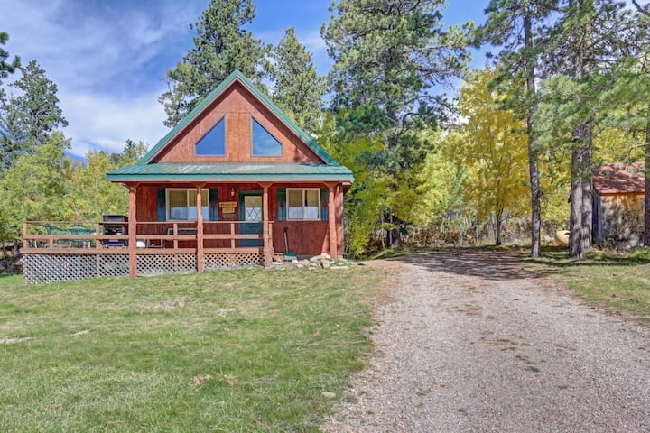 Cozy Black Hills Retreat | Pet Friendly W/ Deck - South Dakota