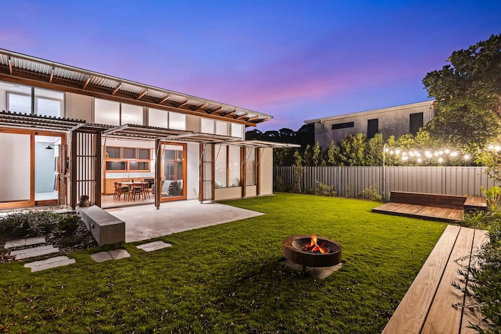 Architectural Oasis In Moffat Beach - Sunshine Coast