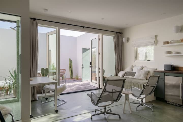 Stylish Modern Oasis With Private Courtyard - Tucson, AZ