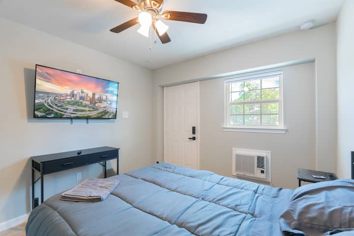 Beautiful 1br Apt | Downtown Houston - Houston, TX