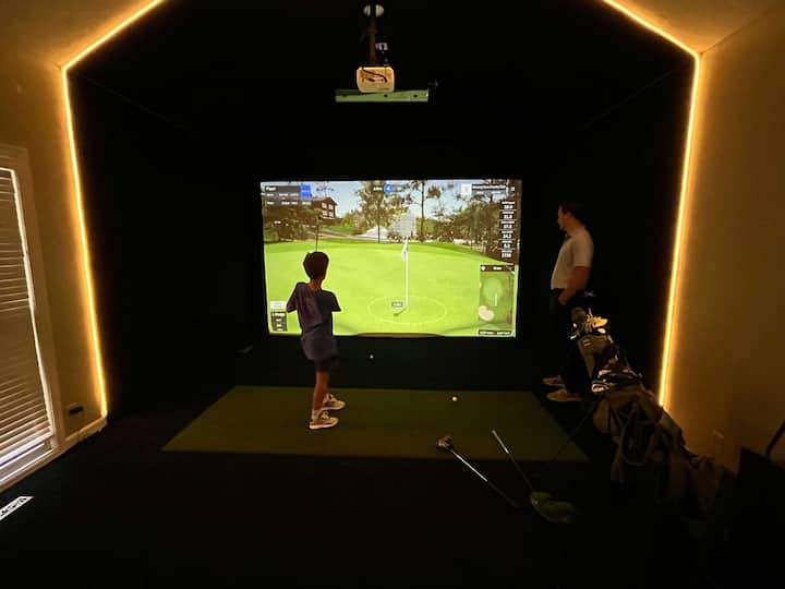 Ultimate Golf Spot W/simulator, Locker Room, Games - North Carolina