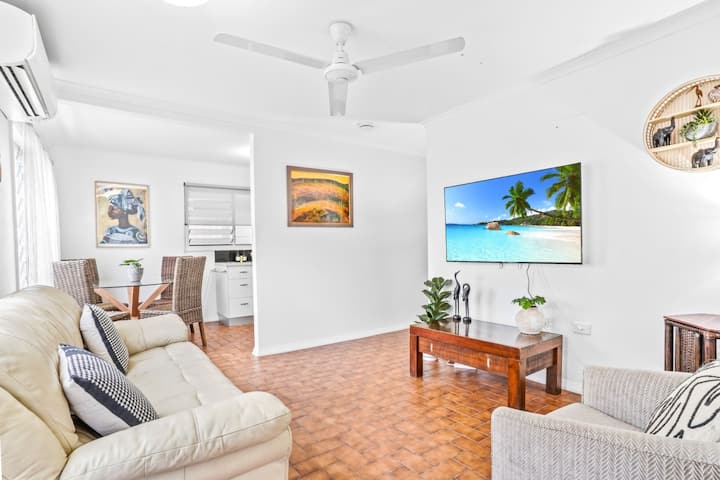 Grey Whale Anchor Inn U4 - Cairns
