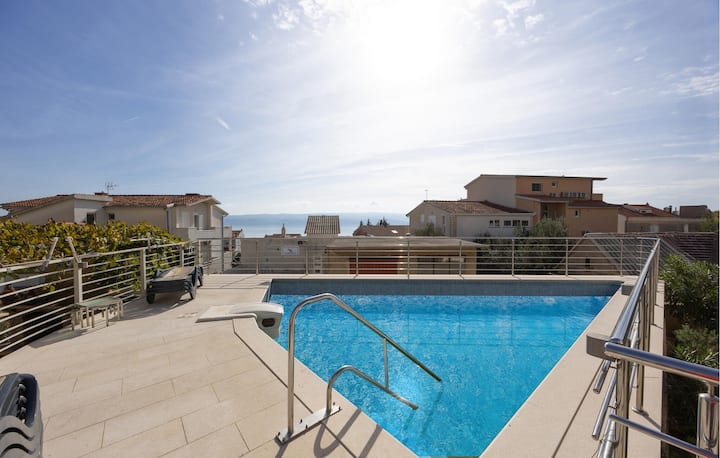 Amazing Apartment In Dugi Rat With Wifi - Omiš
