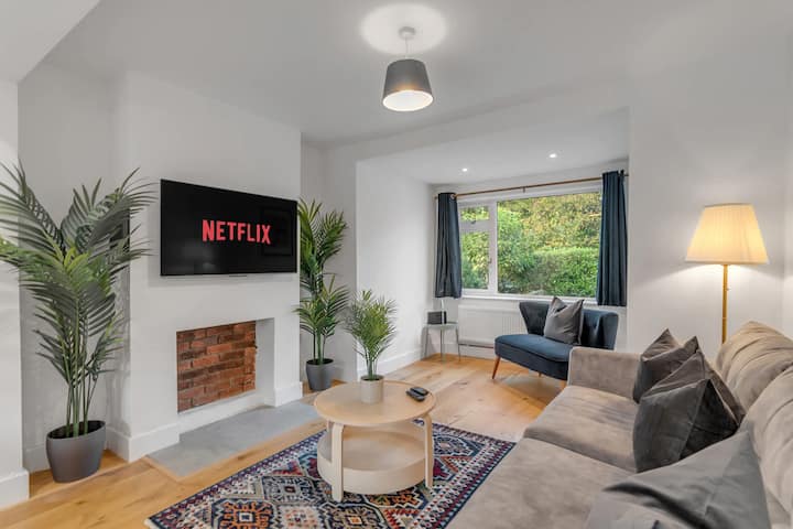 Seven Space | Large Modern House, Sleeping 8. - Norwich