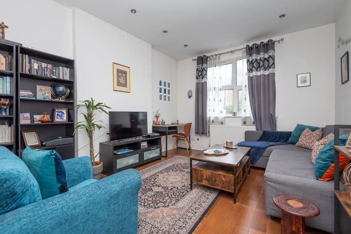 2-bed Apartment Steps From Muswell Hill - Barnet