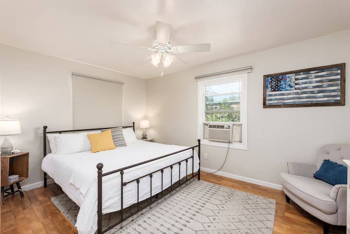 French Oak | Short Walk To Downtown | Bring Fido! - Lodi, CA