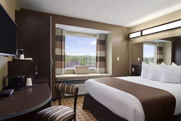 Friendly Inn Just Off Interstate 79, Free Parking - Bridgeport, WV