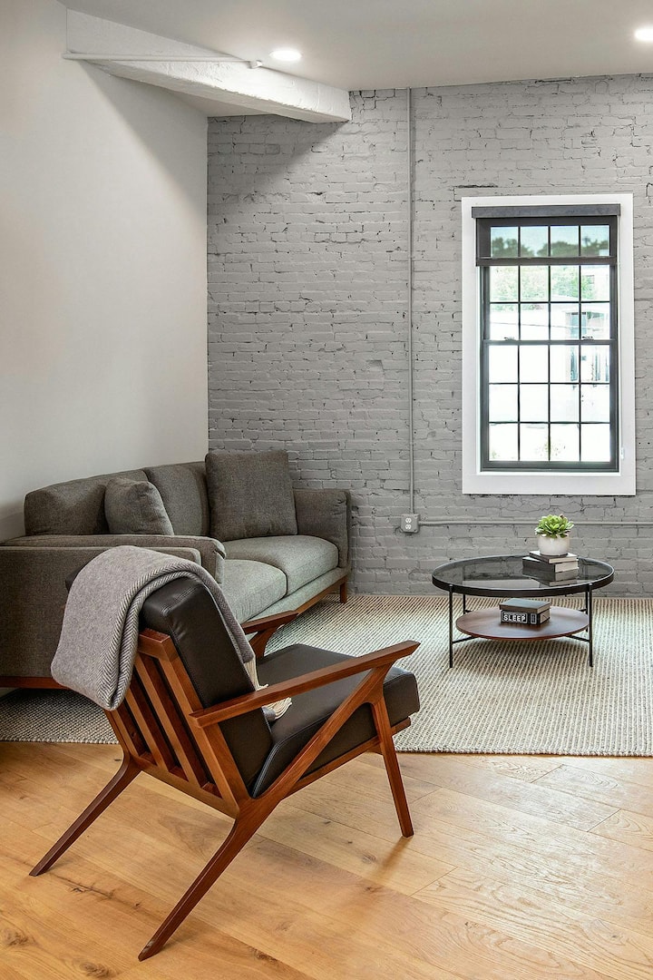 Deluxe Two Bedroom Suite, King & Queen Beds - Portland, ME