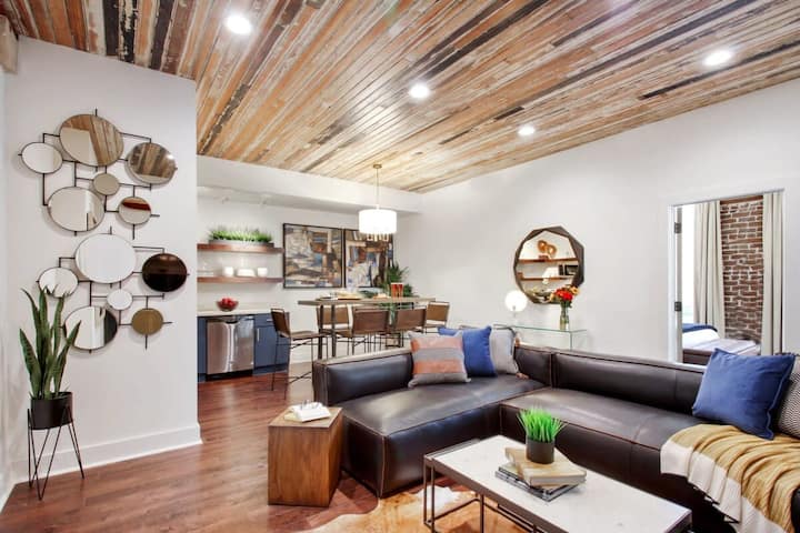 Renovated Historic Condo | Vibrant Nightlife - Savannah, GA