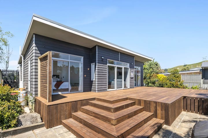 Sea You On Leo - Waihi