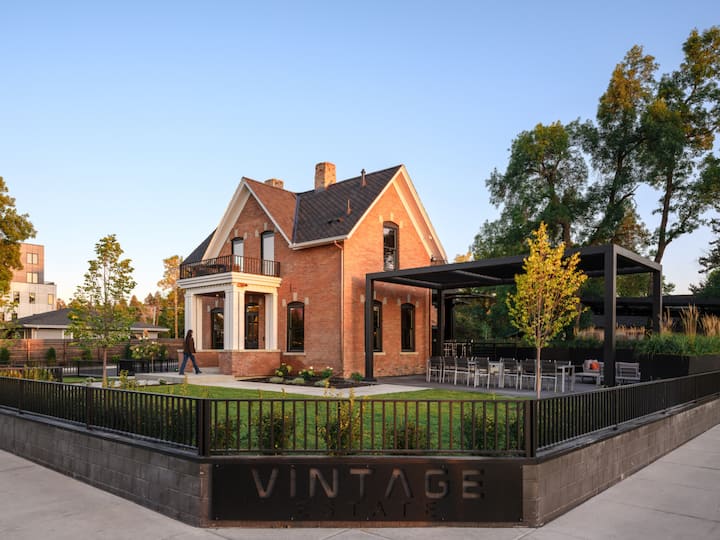 Experience The Romance Of The Historic Rouse House - Bozeman, MT