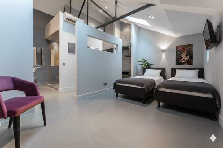 Merveilleuse Chambre Avec Climatisation, Wi-fi Et - Oss