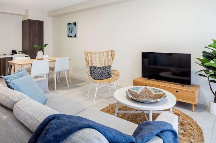 First Light Mooloolaba - 2 Bedroom Apartment - Buderim