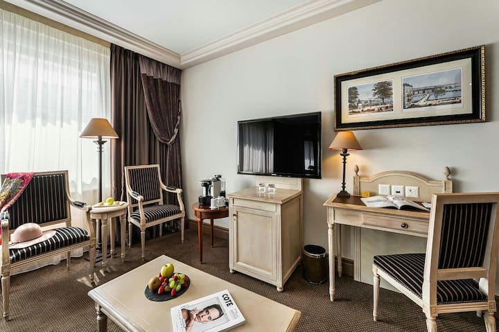 Executive Double At 4* Royal Hotel - Geneva