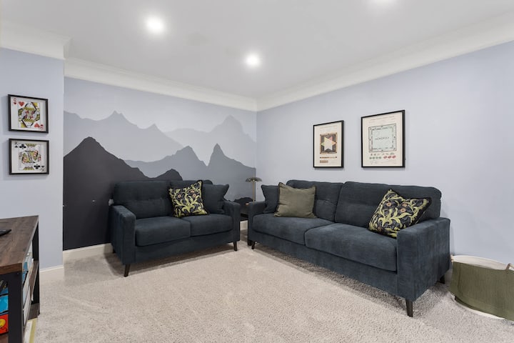 Walkable,large Home W/ King Beds, Tv In Every Room - Kansas City