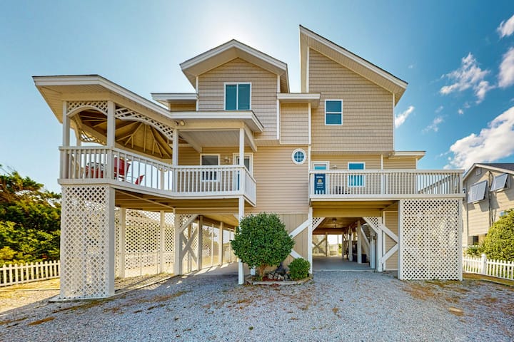 Oceanfront Home With Private Pool And Beach Access - Southport, NC