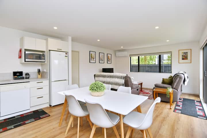 Broadbent Townhouse - Christchurch, New Zealand