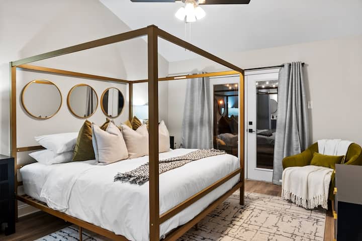 Luxurious King Bed And Private Hot Tub Near Dfw - コッペル, TX