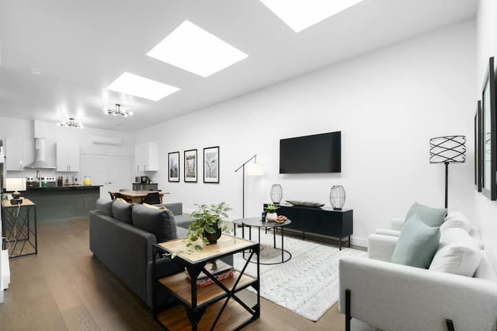 Modern And Cozy 2bdr Near St-hubert Plaza - Laval