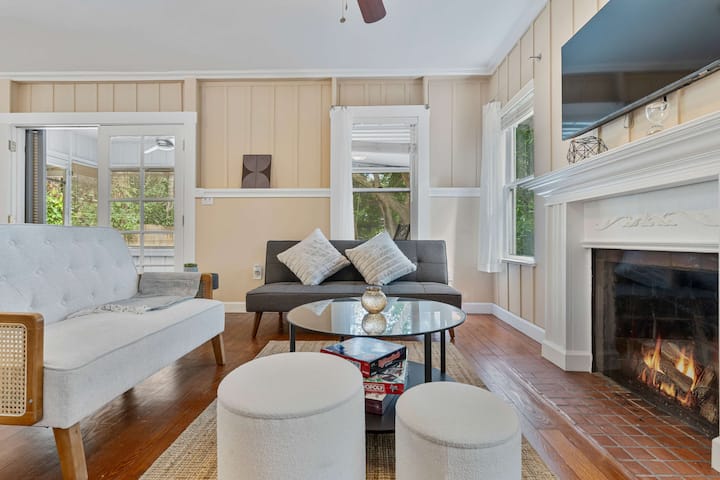 Mango Grove- Charming Cottage In The Grove - Coral Gables, FL