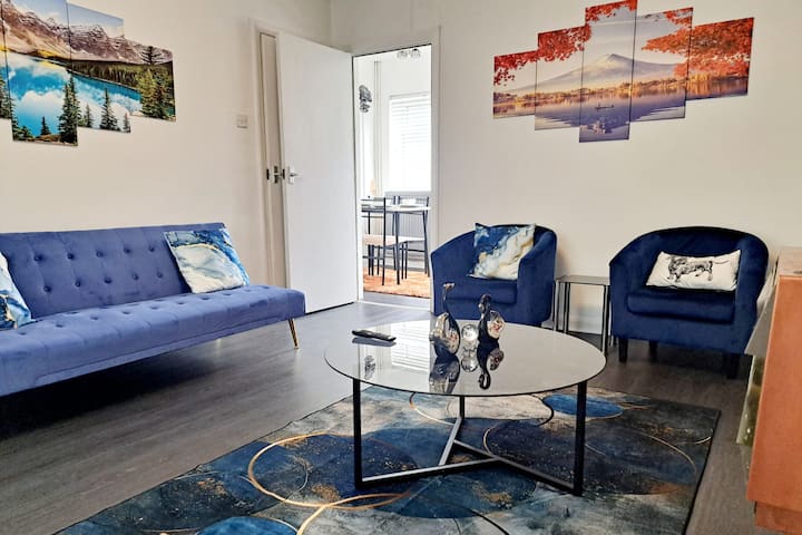 2 Bedroom House In Leeds - Sleeps 5, Wifi, Parking - Leeds