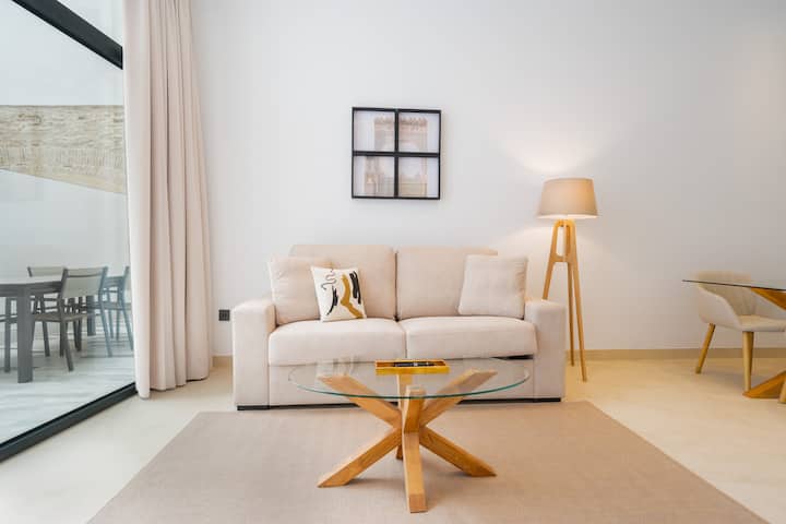 New & Design Apartment - Private Patio - Gallos 2 - Seville