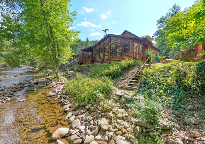 Evans Cabin Creekside Cabin Rental - Bryson City, NC
