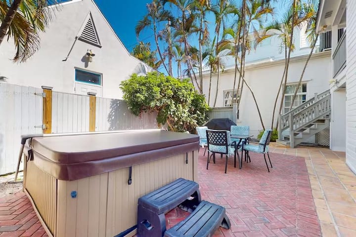 Duval Street Retreat | Dog-friendly Home W/ Hot Tu - Fantasy Fest - Key West
