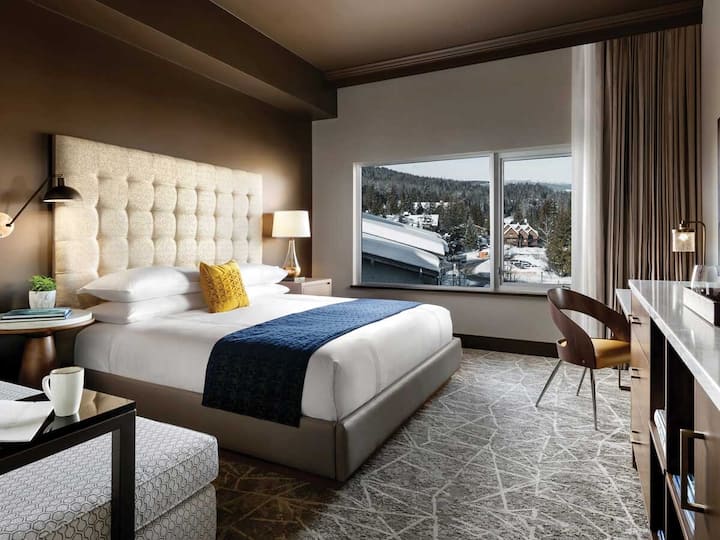 Mountain Bliss: Luxurious Retreat Near Motherlode - Rossland