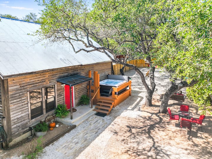 Happy Hideaway I Stars, Hot Tub, Wimberley - Wimberley, TX