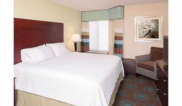 Convenient Room For Travelers Right Off I-90 - South Bend, IN