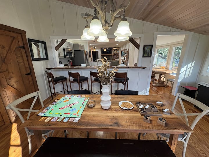 Cozy Highlands 3br | Fireplaces, Fire Pit & Arcade - Highlands, NC