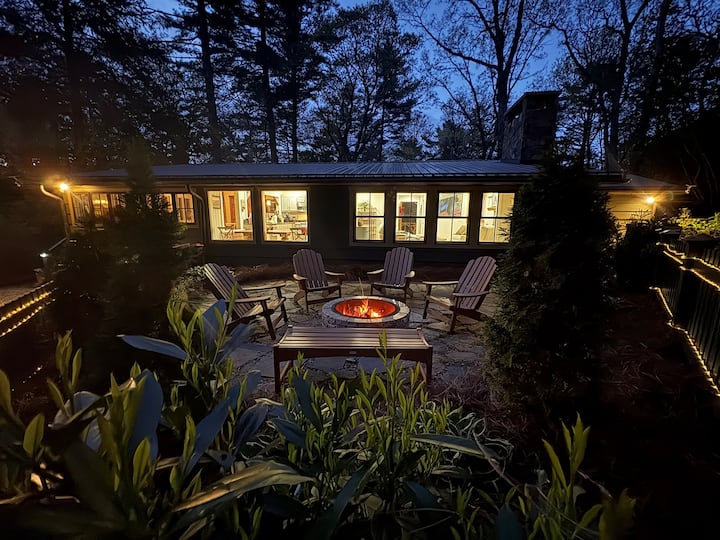 Cozy 3br In Highlands | Firepit, Porch & Arcade - Highlands, NC